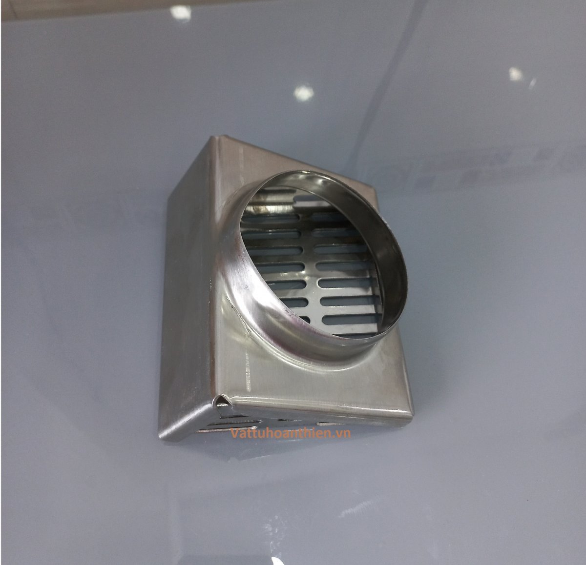 Phễu thoát ngang inox 304 phi 90 - Vật Tư Hoàn Thiện